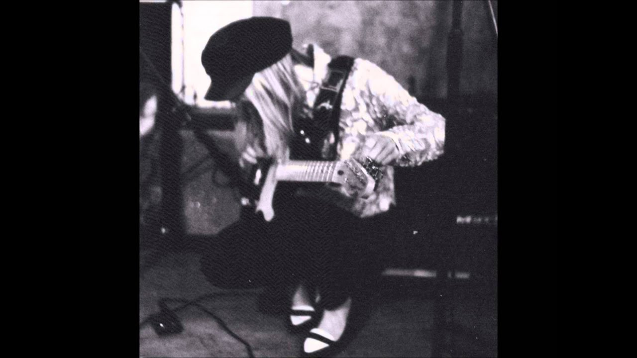 Shannon Wardrop - Sunday Morning (The Velvet Underground cover) - YouTube