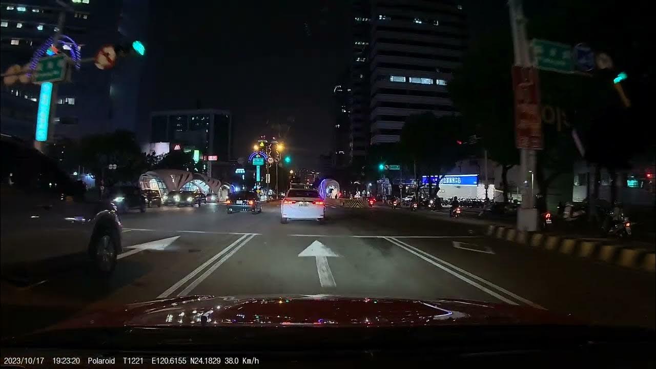 Polaroid T1221 電子後視鏡行車記錄器 2K HDR 前鏡頭 夜間畫面 - YouTube