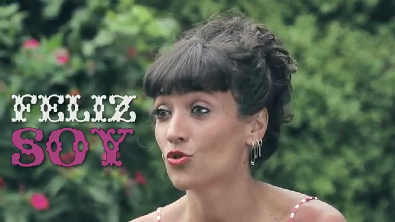 Sol Pereyra ft. Jorge Serrano - Loca (Video Lyric Oficial) - YouTube