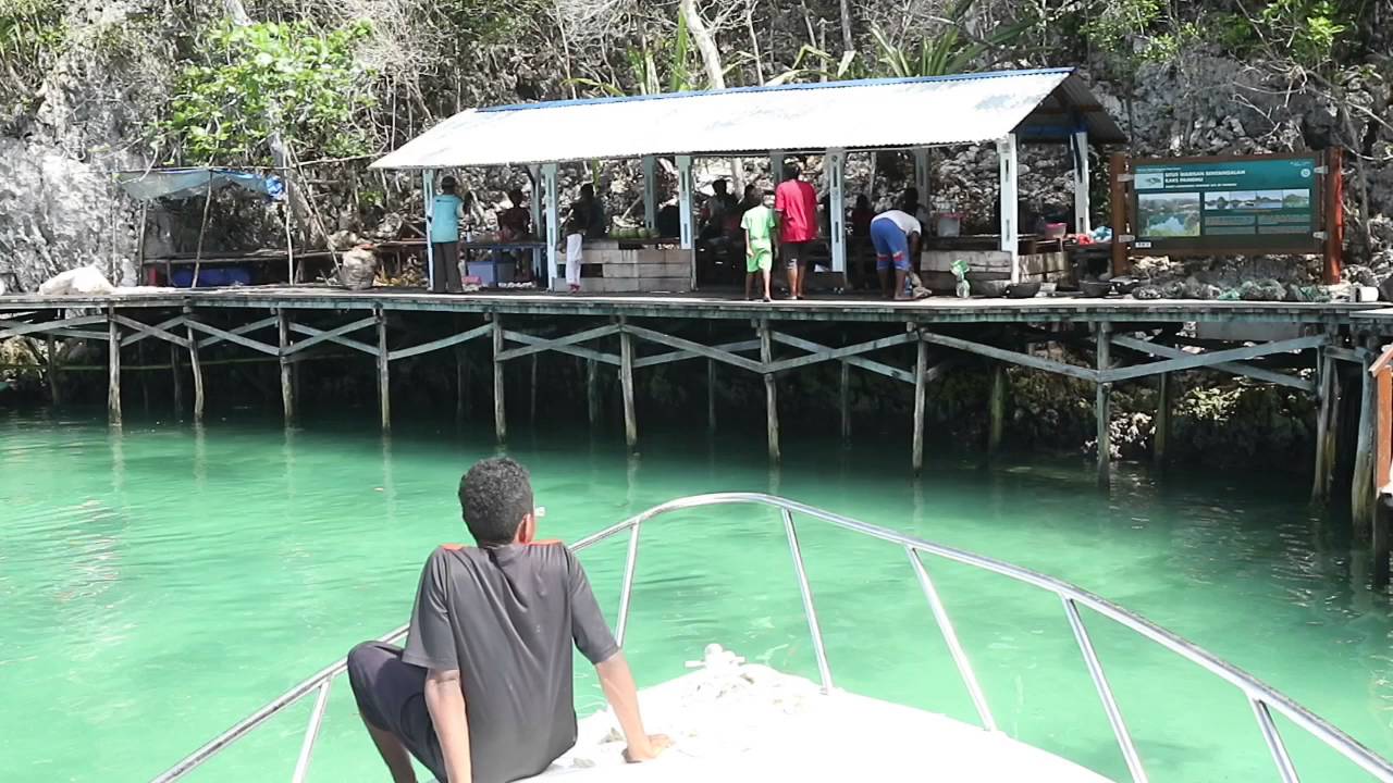 Waisai , Raja ampat island - West papua 🌴 - YouTube