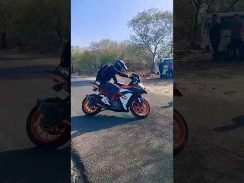 drifting 💨 #ktm #ktmrc390 #stunt #bobby #youtuber #youtube #youtubeshorts #drift #bike