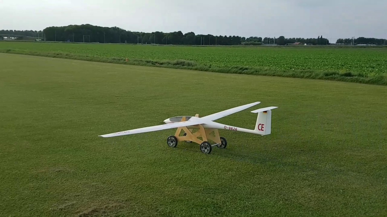 Multiplex ash 26 4 meter startwagen - YouTube