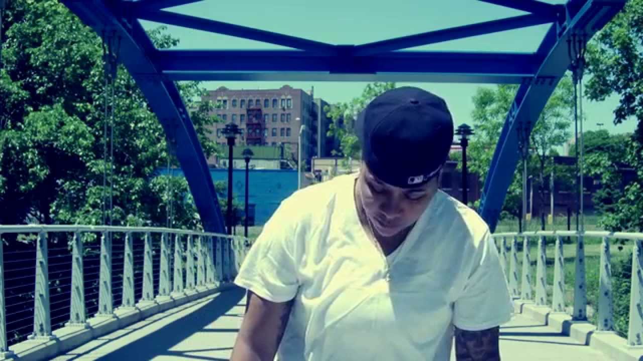 Michael Jackson - Blue Gangsta (Reverse Video) - YouTube