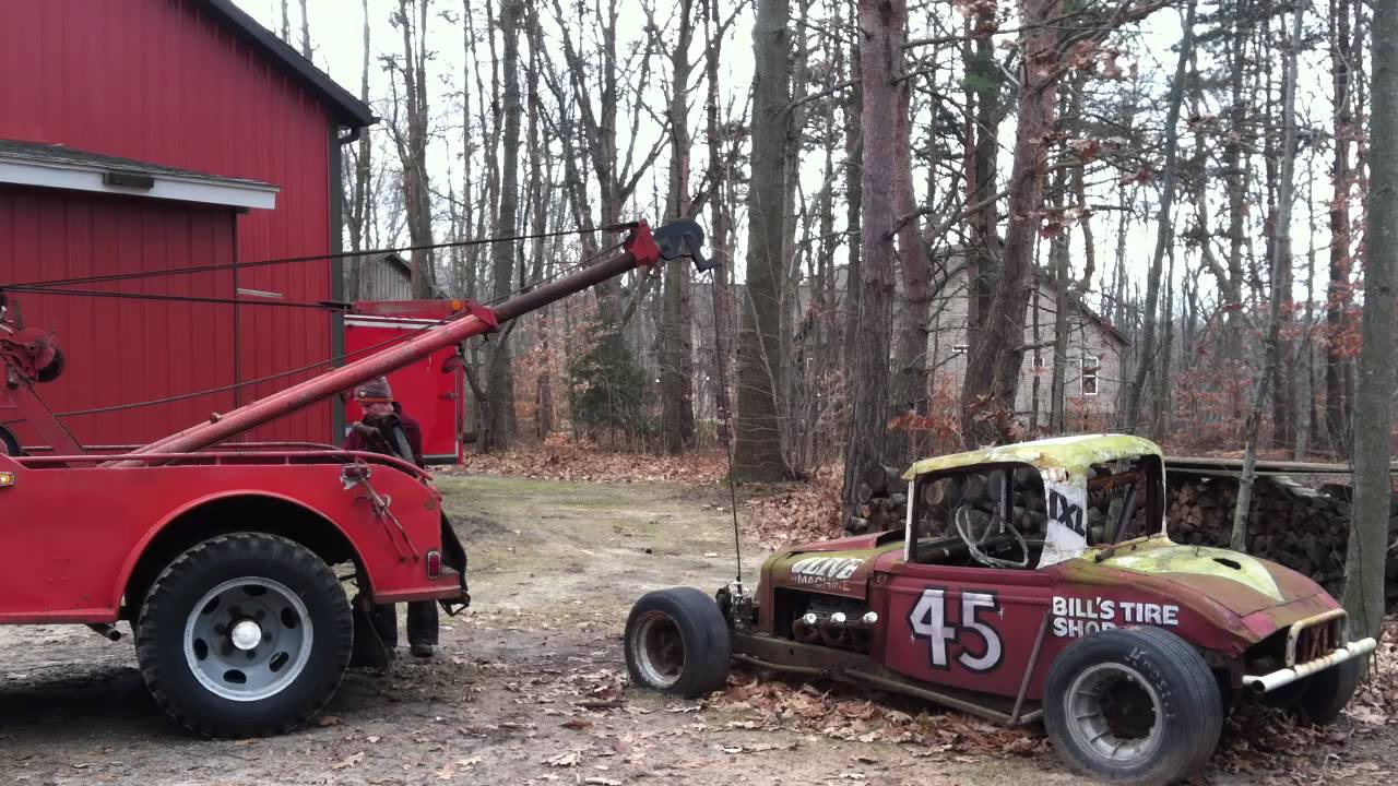 Old GMC Wrecker working. - YouTube