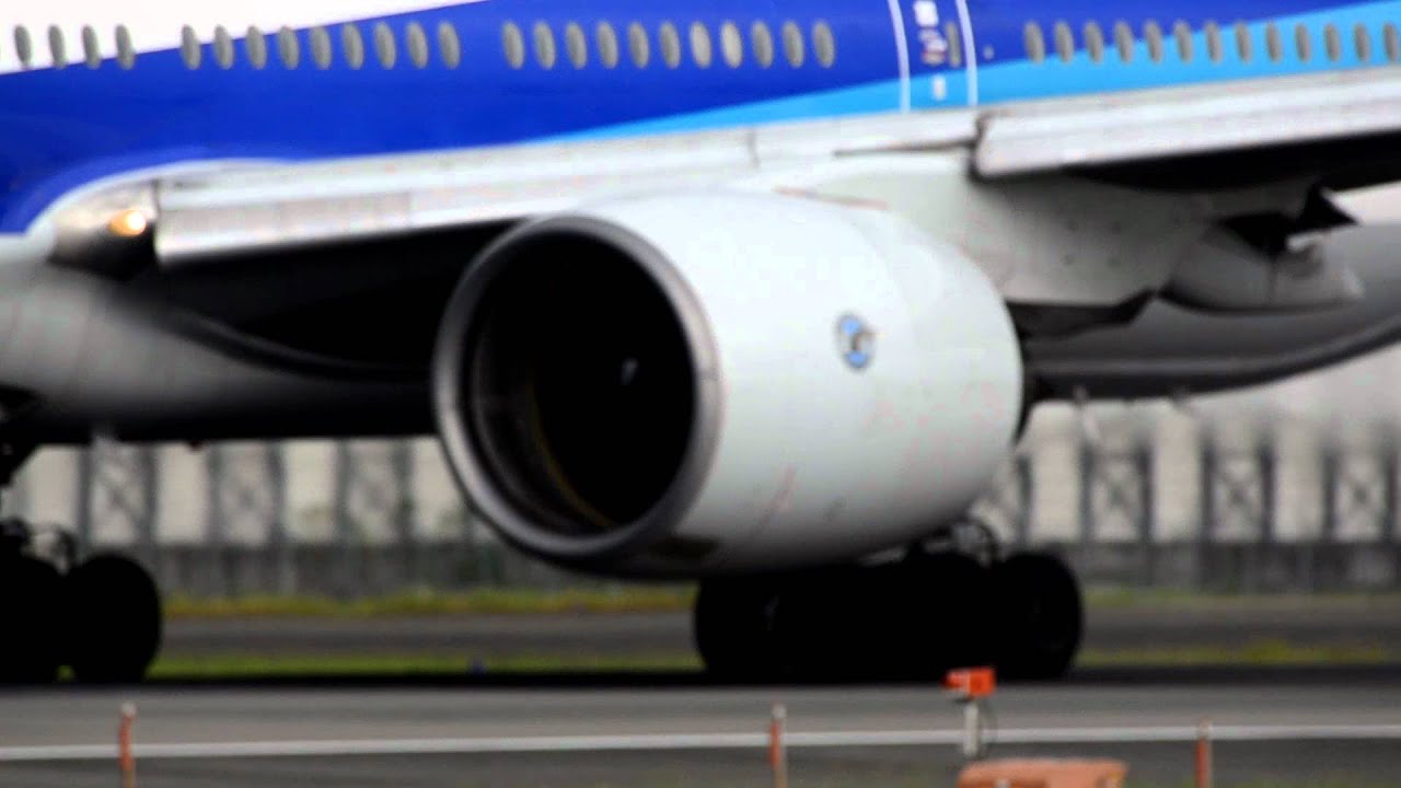 Boeing 777-200 エンジン音 PW4074 - YouTube