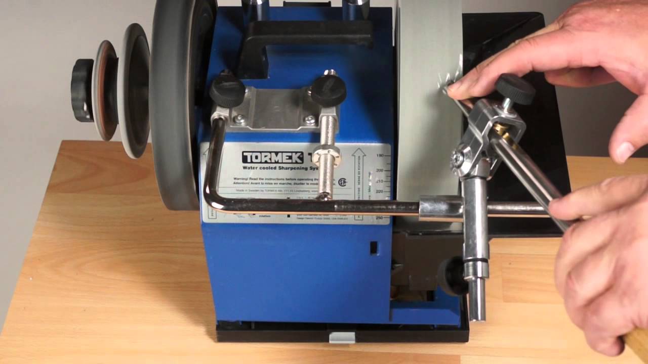 Sharpening with the Tormek SVD-185 Gouge Jig - YouTube