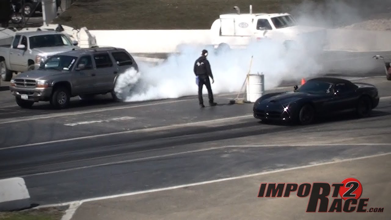 Dodge Viper vs SUV's Durango & Ramcharger - YouTube
