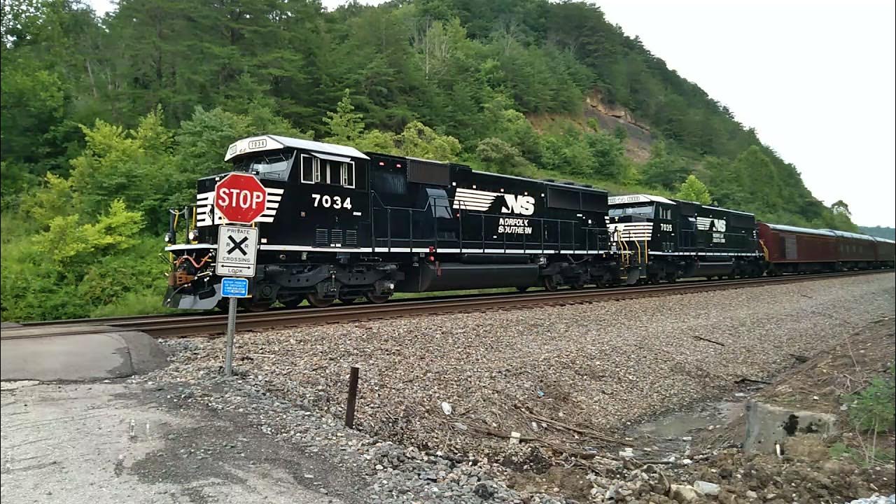 NS 7034 leads NS 7035 on NS 952 through Tateville with a Horn show - YouTube
