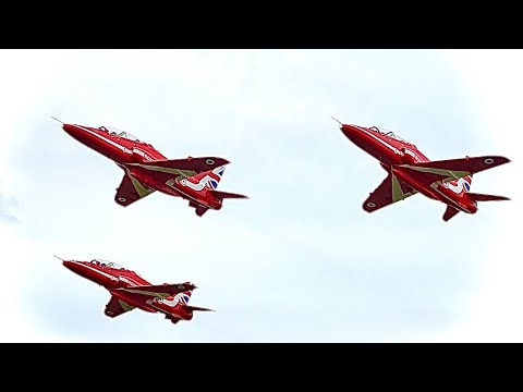 Red Arrows Take Off at Airbus, Broughton - YouTube