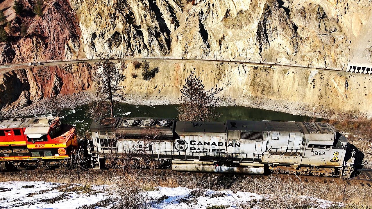 EMD LEADERS! KCSM GREY GHOST, CN SD75I & CP SD70ACU VETERAN UNIT ON DOUBLE STACK TRAINS IN ...