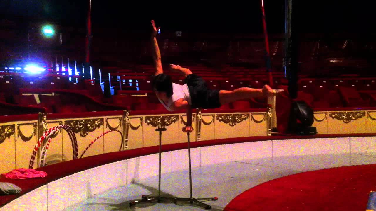 HANDSTAND PRACTICE Anna - YouTube