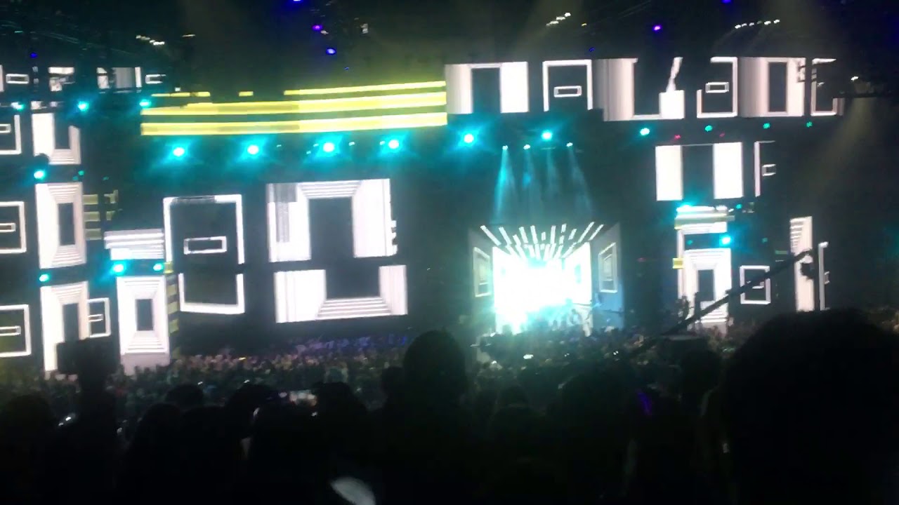 Fancam Bts performance at Amas 2017 - YouTube