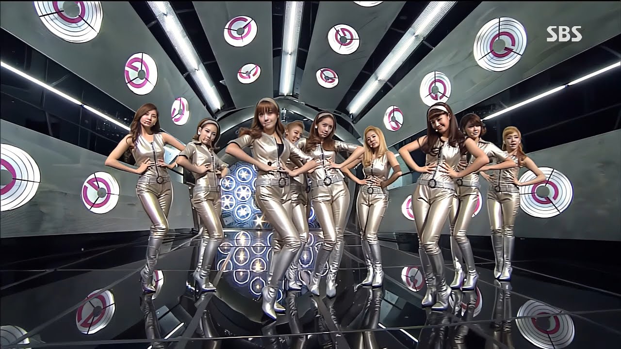 GIRLS' GENERATION - HOOT Live - YouTube
