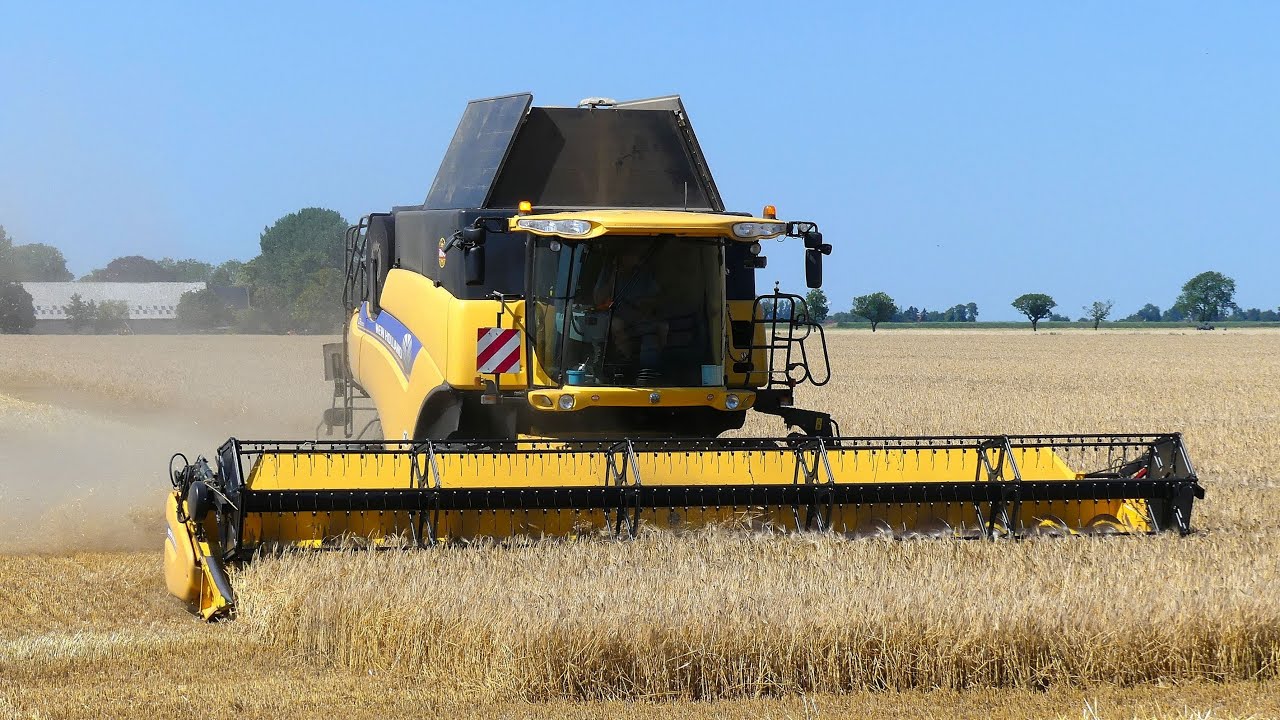 Wintergerst combinen met New Holland CR 9090. Wilko de Böhr Gbr ...