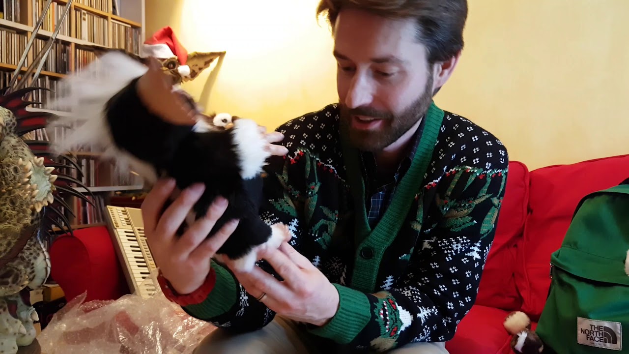 Unboxing GREMLINS Gizmo Mogwai Mohawk Stripe George France - YouTube