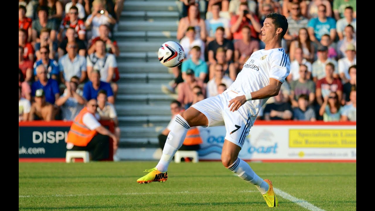 Cristiano Ronaldo's audacious back-heel shot at AFC Bournemouth - YouTube