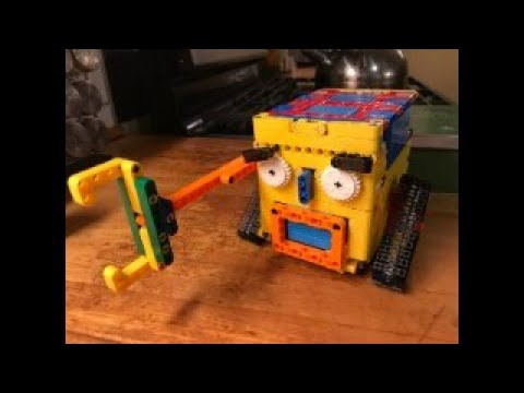 LEGO CUBE BOT (tracks, pincer-arm and changing expression) - YouTube