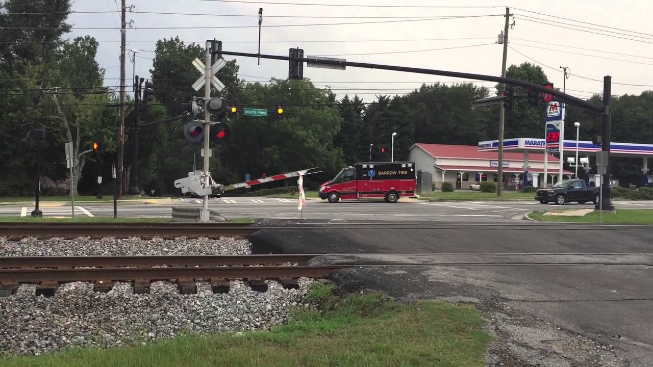 Mid Train DPU and Smashed Crossing Gate on the CSX Abbeville Sub - YouTube