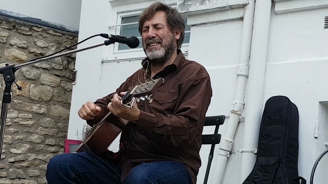 Peter Bruntnell live by Cathimini (acoustic guitar) - YouTube