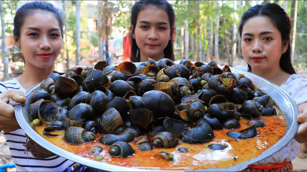 Cooking snail curry recipe - Natural Life TV - YouTube