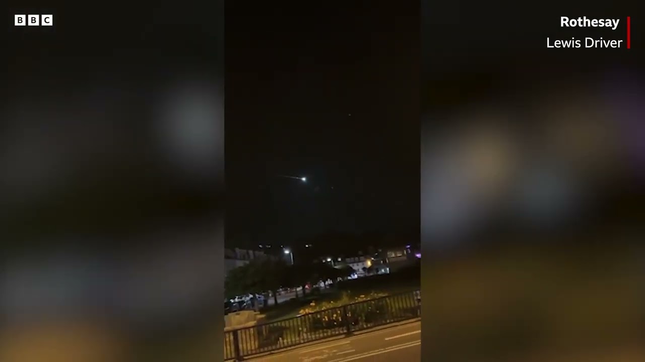 Hundreds spot fireball shooting across night sky - YouTube