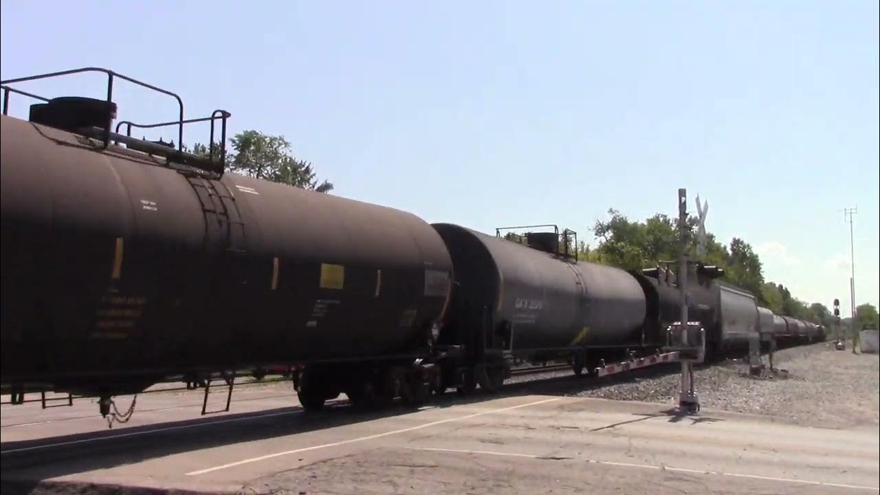 NORFOLK SOUTHERN Illinois Terminal EMD SD70ACE #1072 Heritage Unit Northbound - YouTube