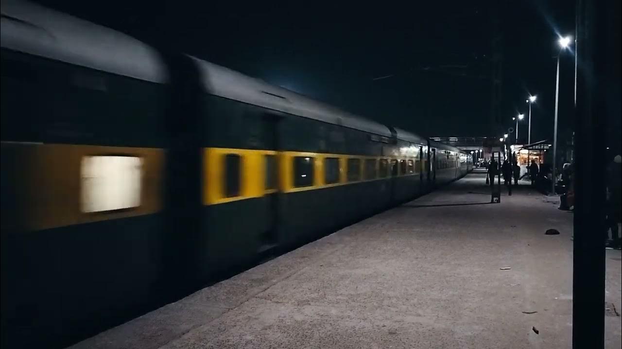 22405 - Anand Vihar Terminal Garib Rath Express at लखीसराय जंक्शन 🚉 #viral #train # ...