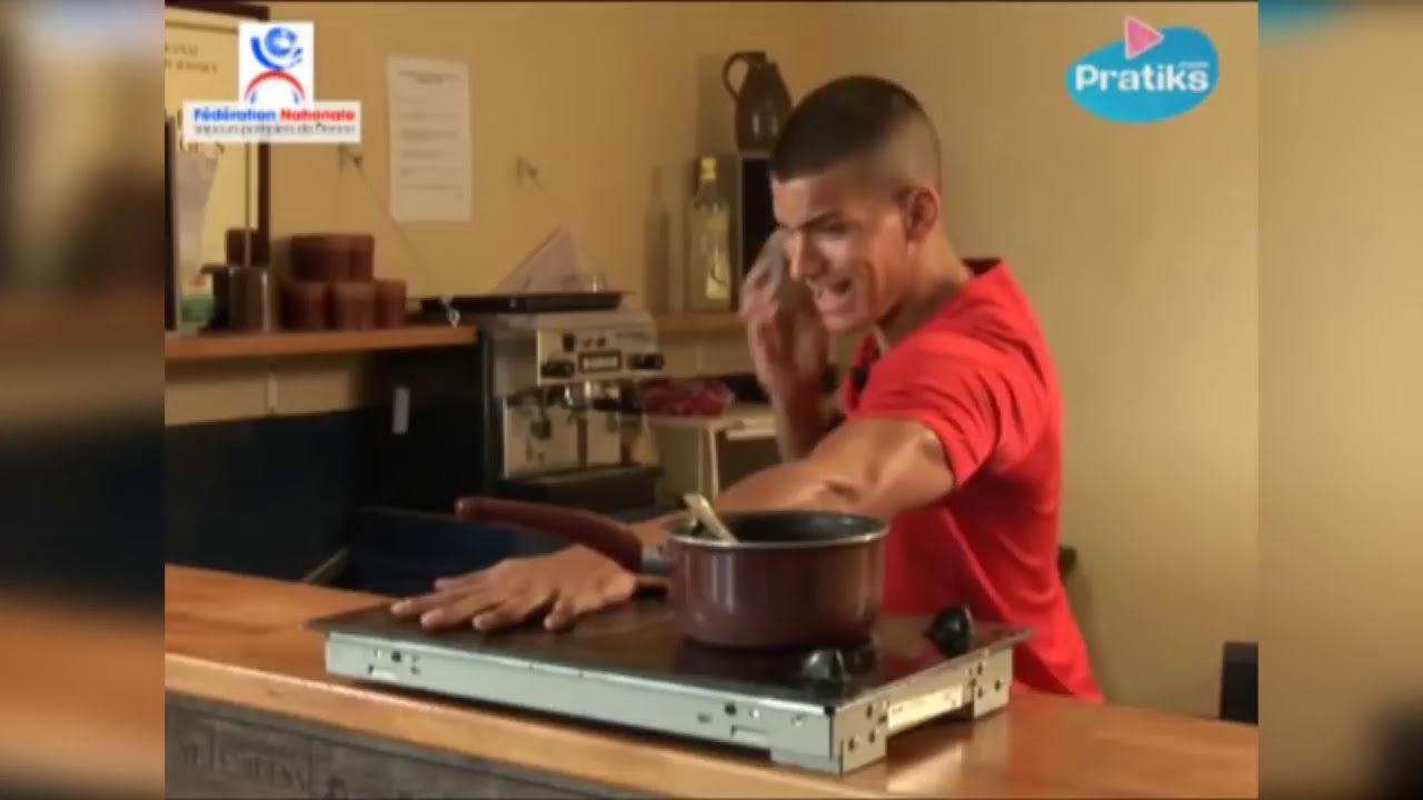 attends deux secondes - YouTube