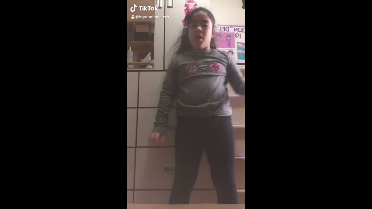 Baile de tic toc - YouTube