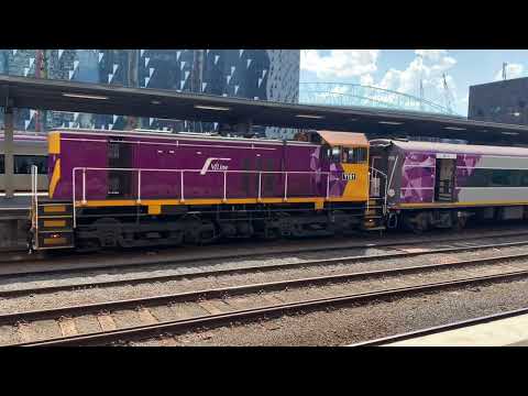 Y161 shunting carriages into southern cross 27/12/22