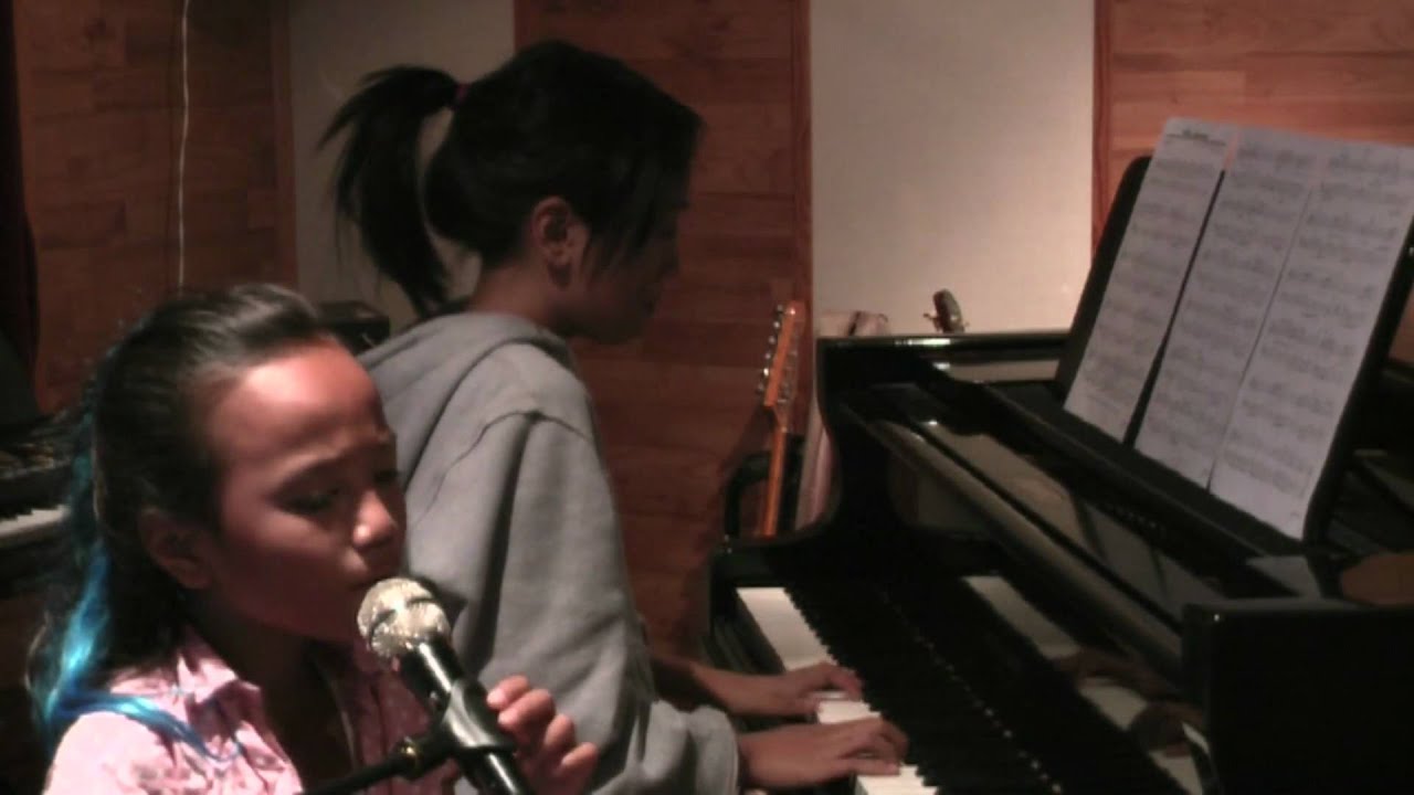A Cover of "No One" of Alicia Keys by Amy and Felicia - YouTube