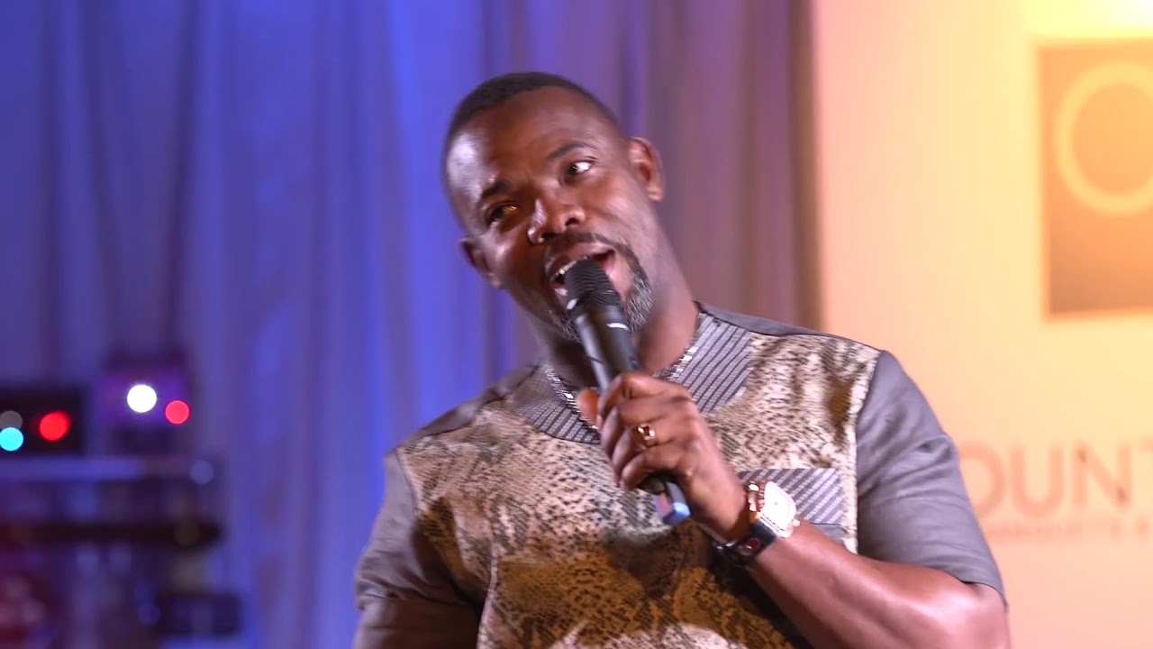 Okey Bakasi at his best. Live in chicago - YouTube