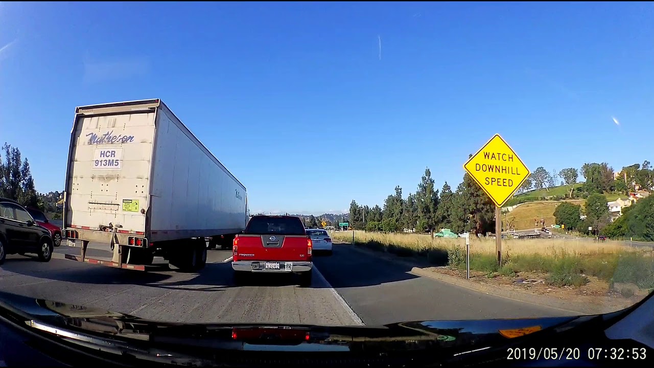 Driving on shoulder during traffic 6EHM936 in CA - YouTube