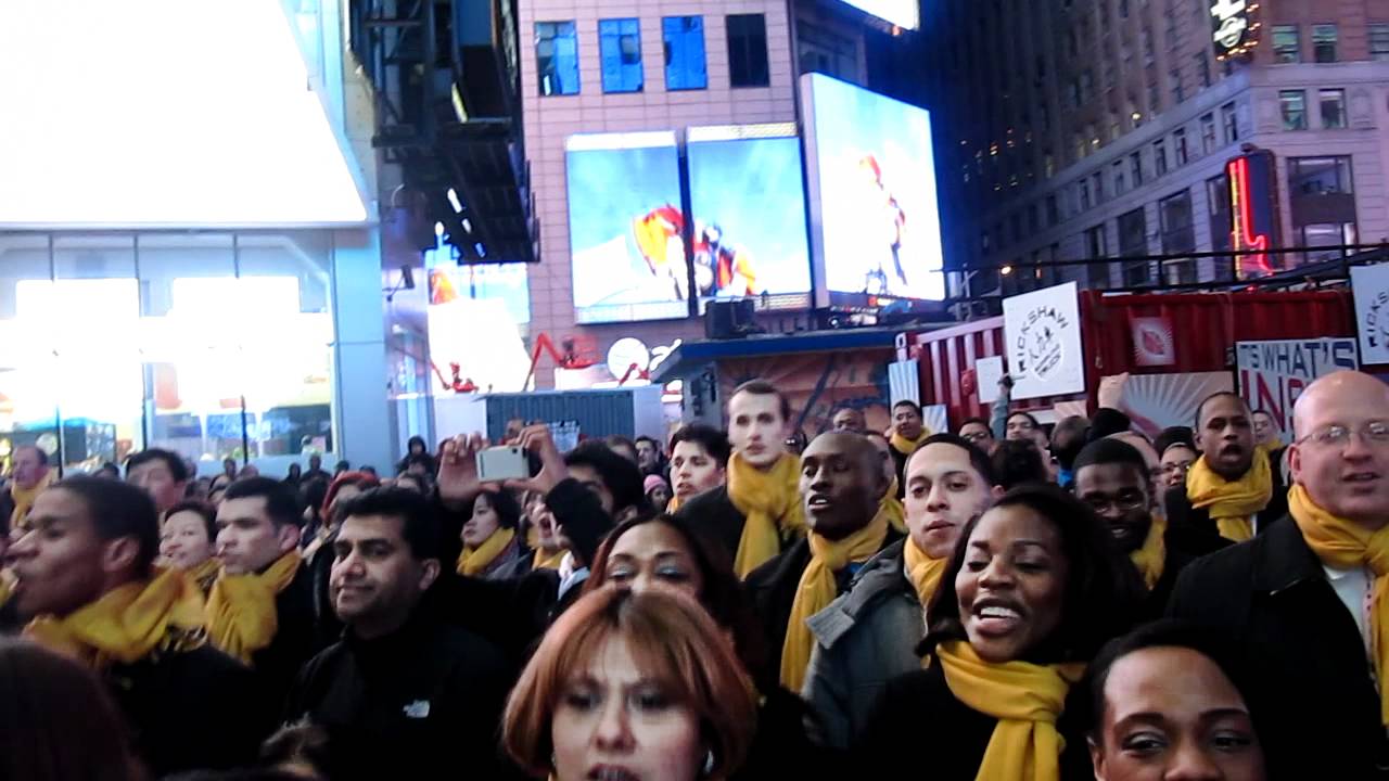 Choir at Timesquare,NY on 12/25/2011 - YouTube