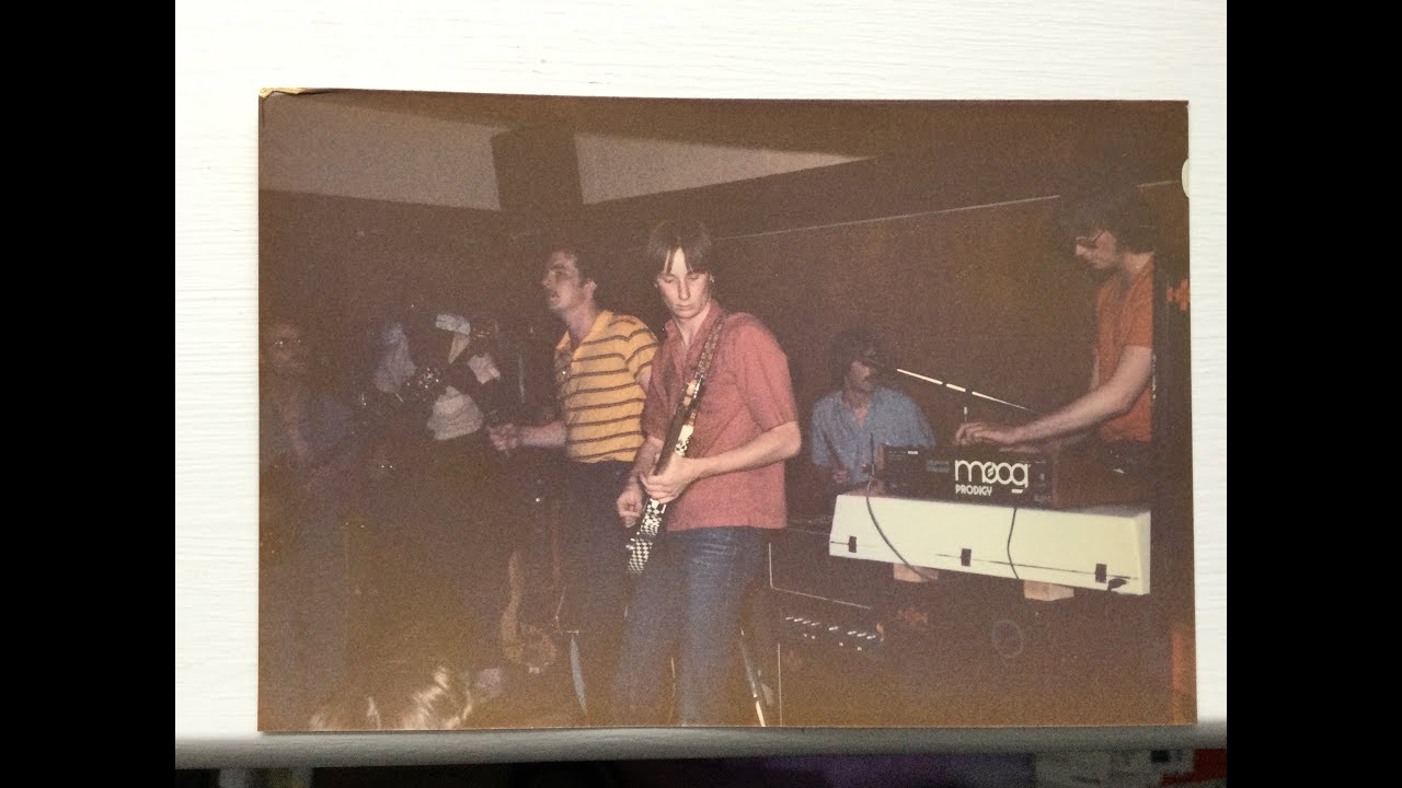 Majority Live at the Cartoon Croydon 30/10/1980 - YouTube