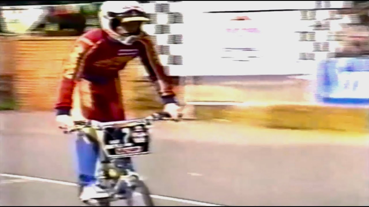 ANDY RUFFELL Demo's | BMX BEAT 84/5 @stuntabiker - YouTube