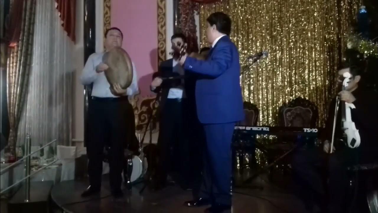 To’yda Svet o’chib qoldi Og’abek Sobirov Jonli ijroda davrani portlatdi - YouTube