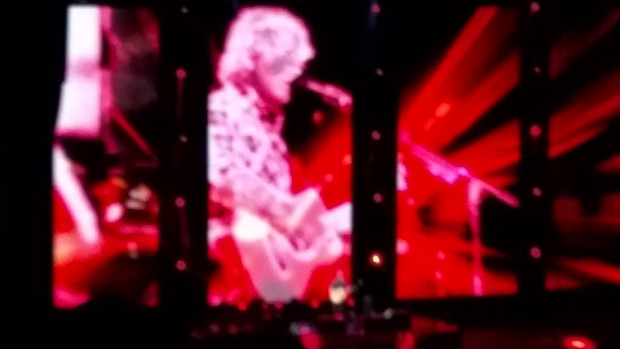 Bloodstream- Ed Sheeran (Chicago) - YouTube