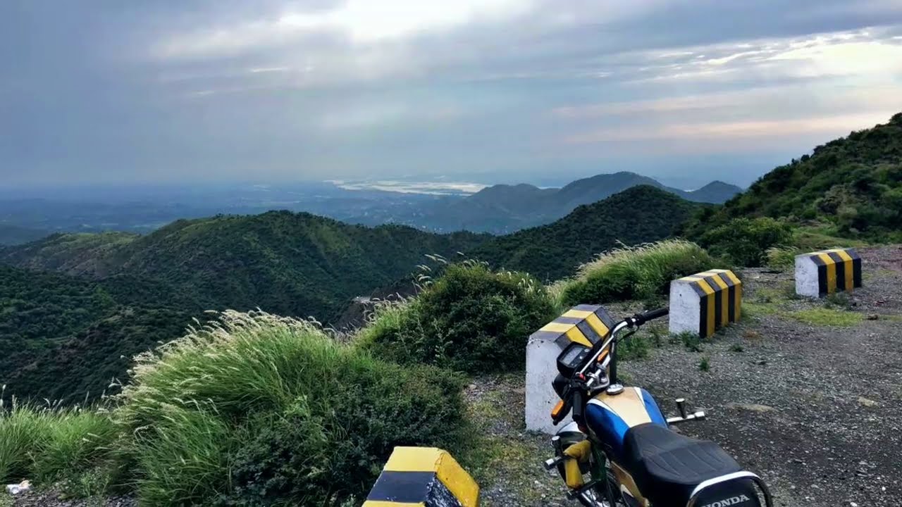 A tour to Sirikot.... 2 minute video....One of the most beautifull ...