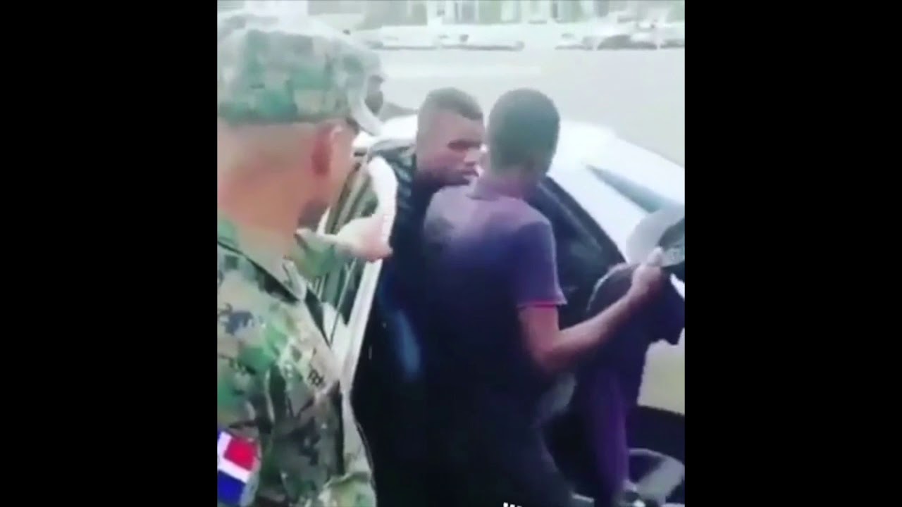 18 People Squeezed Into A Small Car In The Dominican Republic! - YouTube