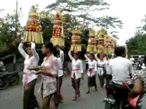 mepeed in bali.(tengkulak kaja) - YouTube