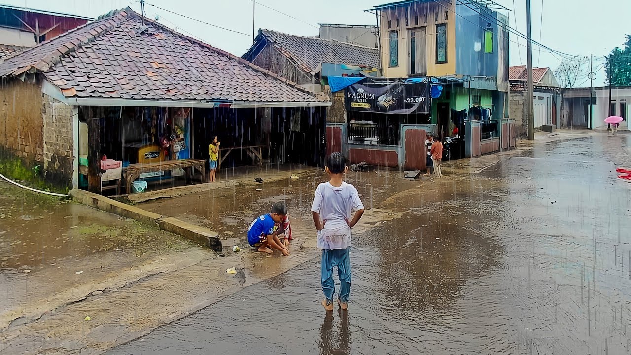 Heavy Rain in a Calm and Serene Village in Indonesia | Indonesia ...