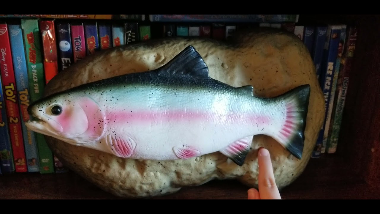 Travis Trout Singing Fish (Gemmy 1999) - YouTube