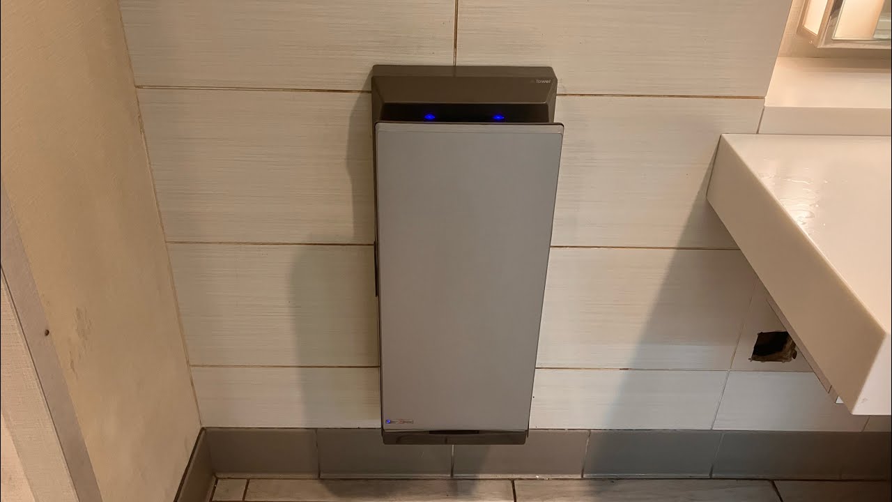 Mitsubishi Jet Towel Slim | Nordstrom | The Grove | Los Angeles, CA ...