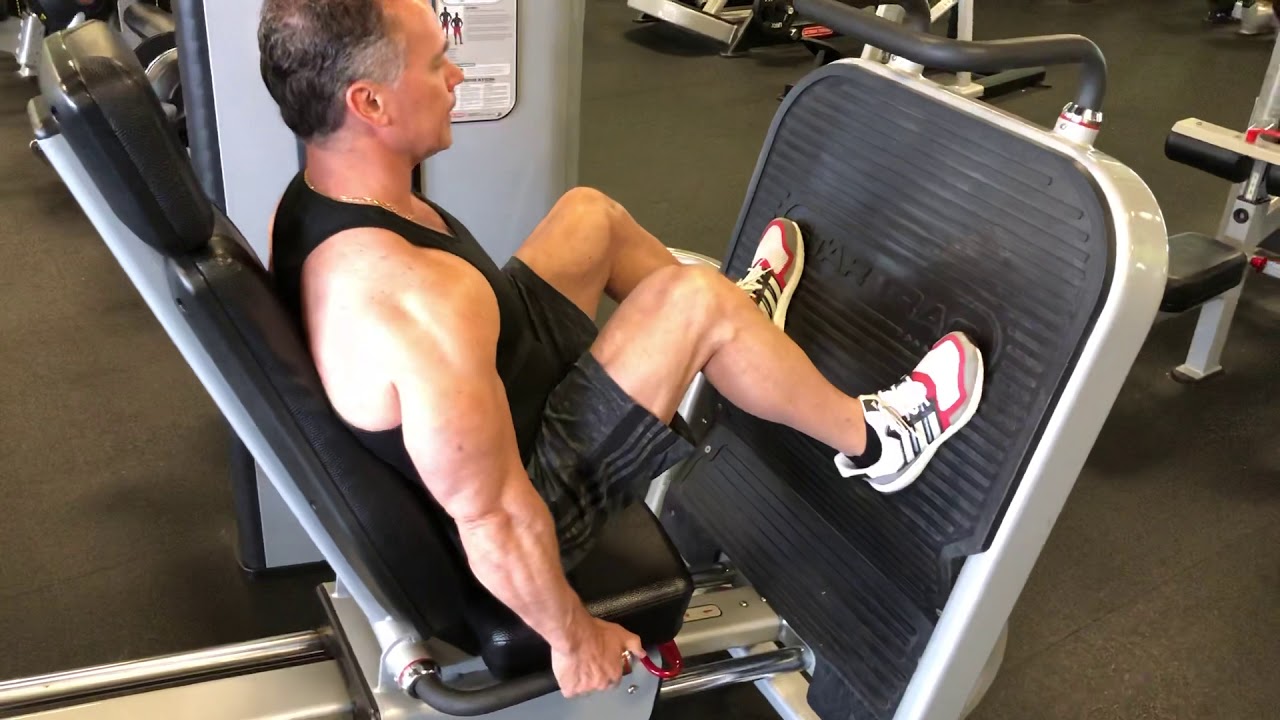 Leg Press Horizontal Wide Stance Machine StarTrac - YouTube