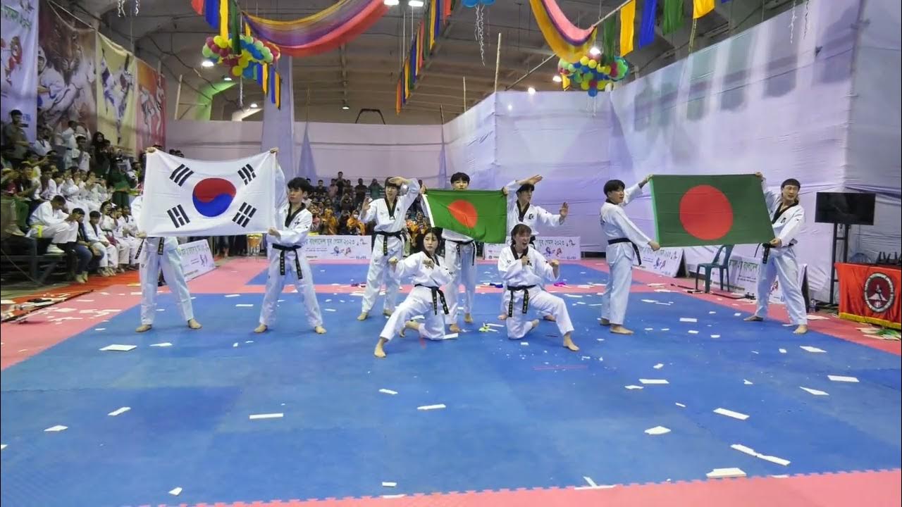 Taekwondo Demonstration || 12 Member Taekwondo Demonstration Team from Korea - YouTube