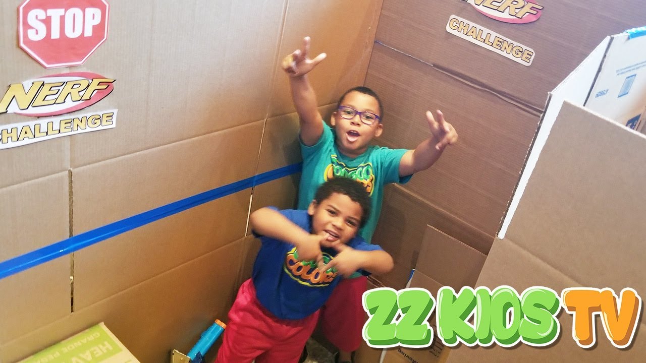 GIANT BOX FORT NERF MAZE CHALLENGE! ZZ KID VS GOO GOO GAGA - YouTube