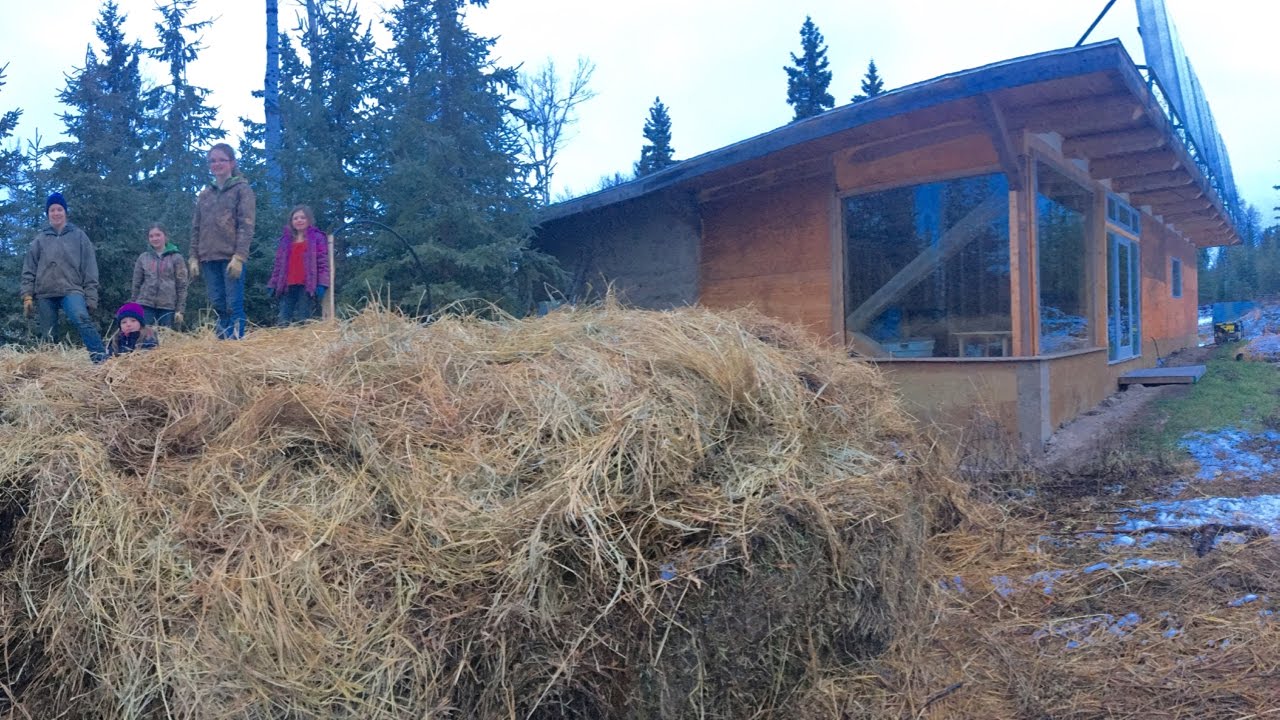 Big Steaming Pile: Off-Grid Space Heating with Compost - YouTube