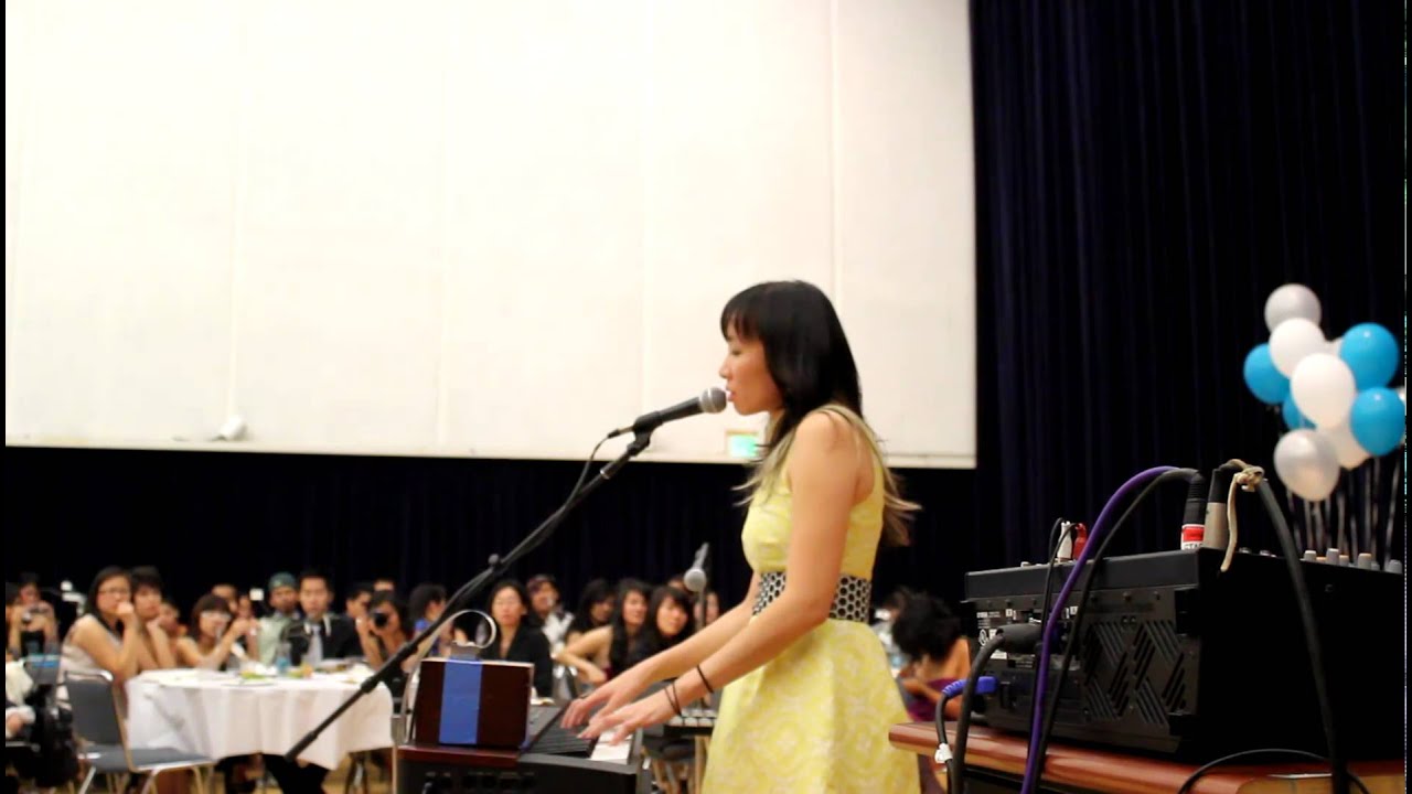 Live Performance by Jane Lui @UC Berkeley - YouTube