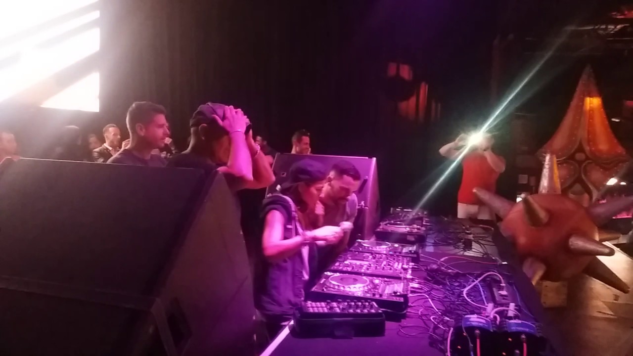 Dj Marta en Amor por Radical 2017 - YouTube